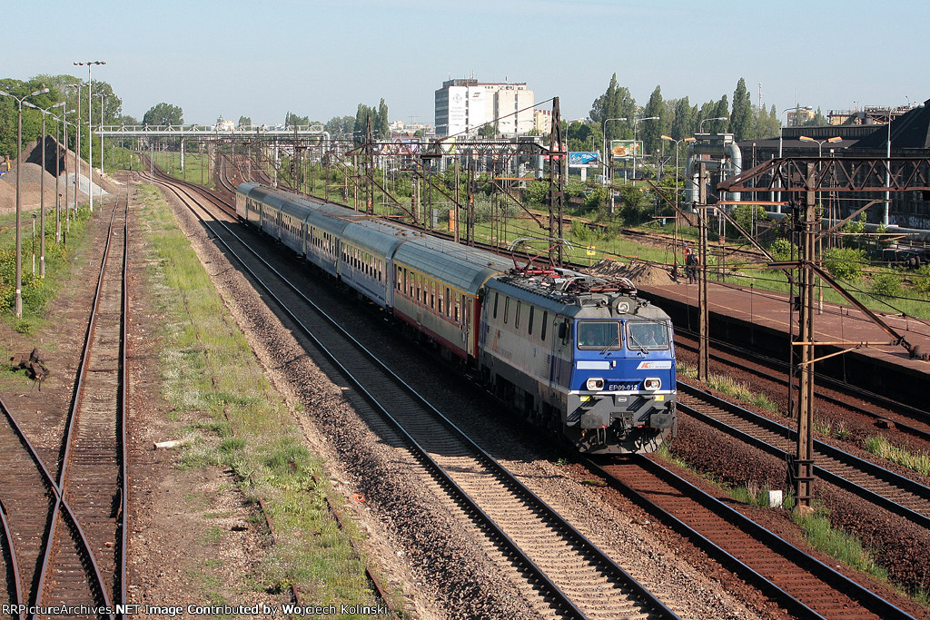 Ep09 012